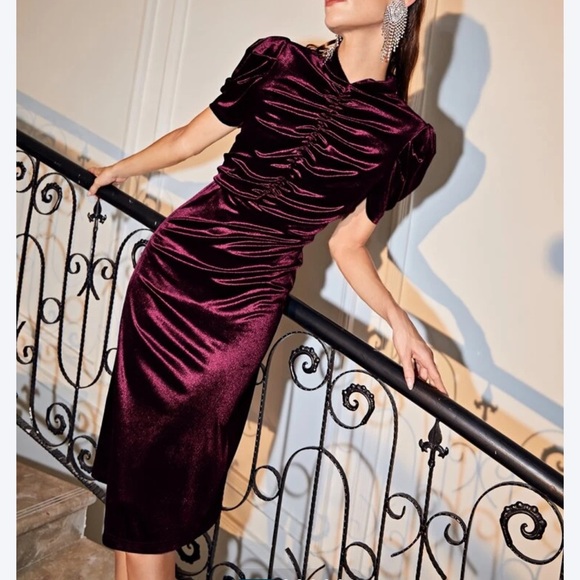 MOTF | Dresses | Nwt Velvet Gathered Dress | Poshmark